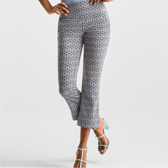 CAbi | Pants & Jumpsuits | Cabi Tessera Crop Kick Flare In Medium ...